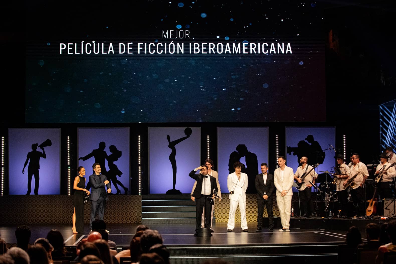 'La sociedad de la nieve' triunfa en la XI Edición de los Premios ...