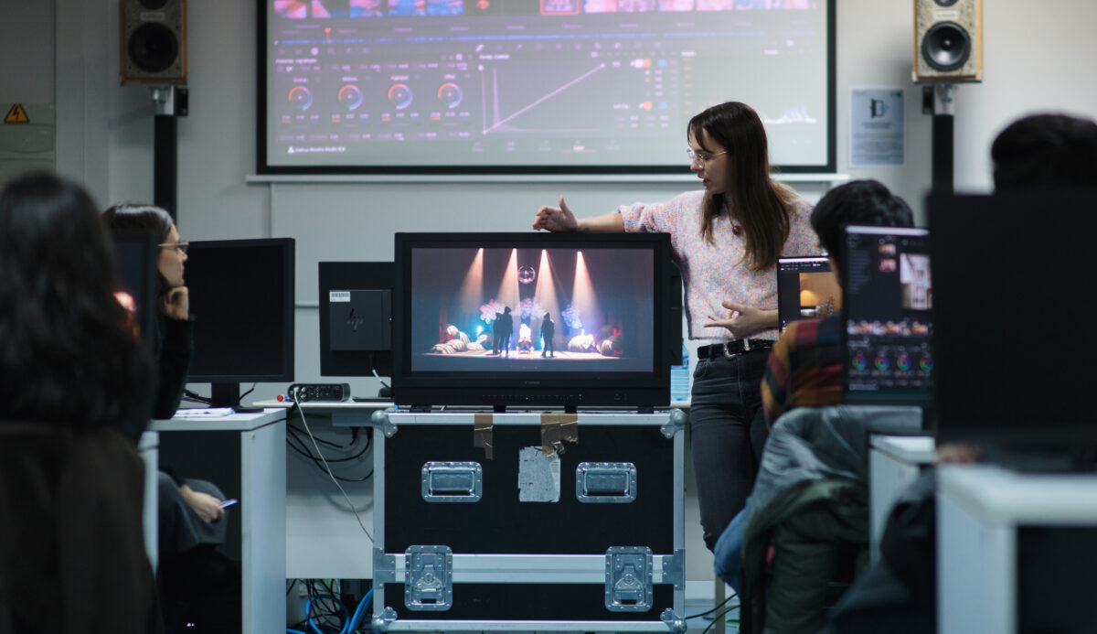 Paula Ruiz y Elena Humanes, Maestras del Color - Camera&Light Magazine