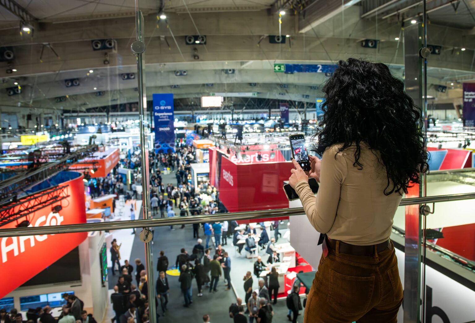 ISE 2025: Un viaje hacia el futuro de la tecnología - Camera&Light Magazine