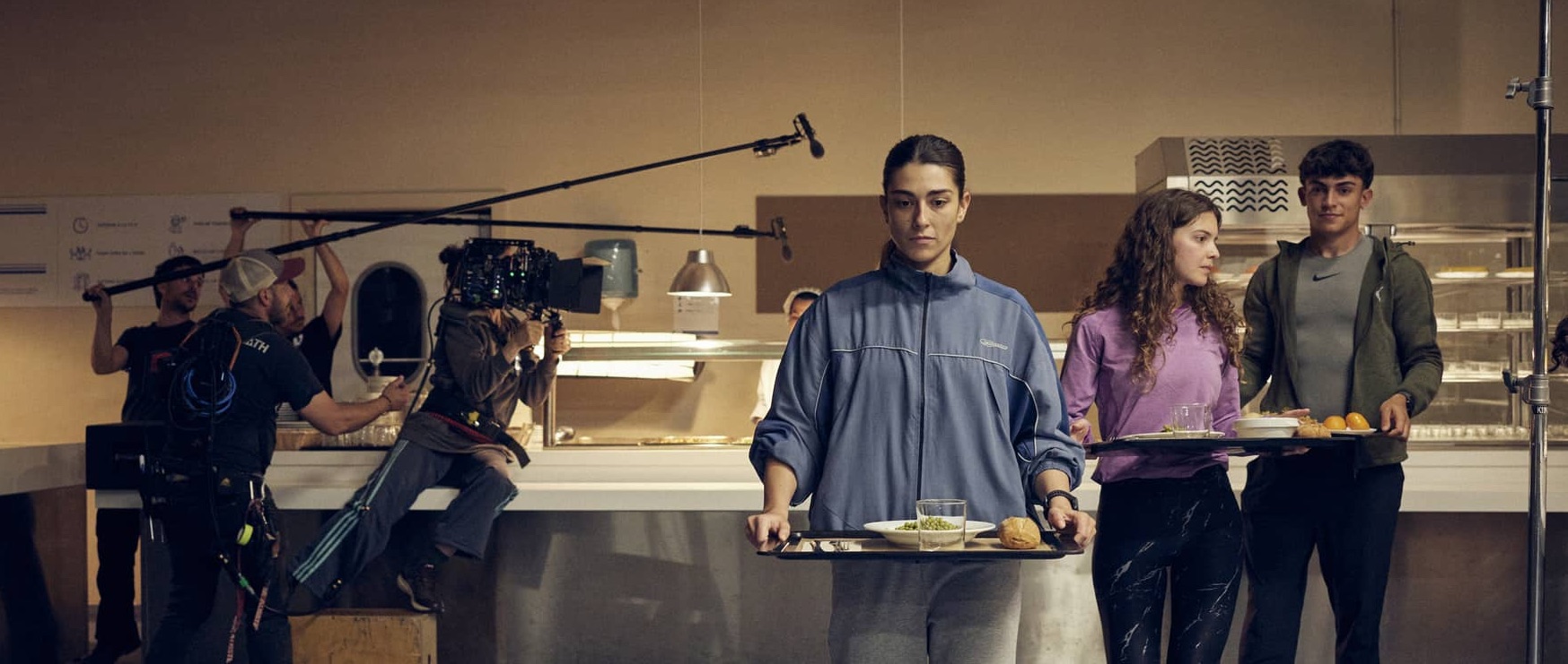 Laura García Alonso y Gina Ferrer ruedan 'Corredora' - Camera&Light ...